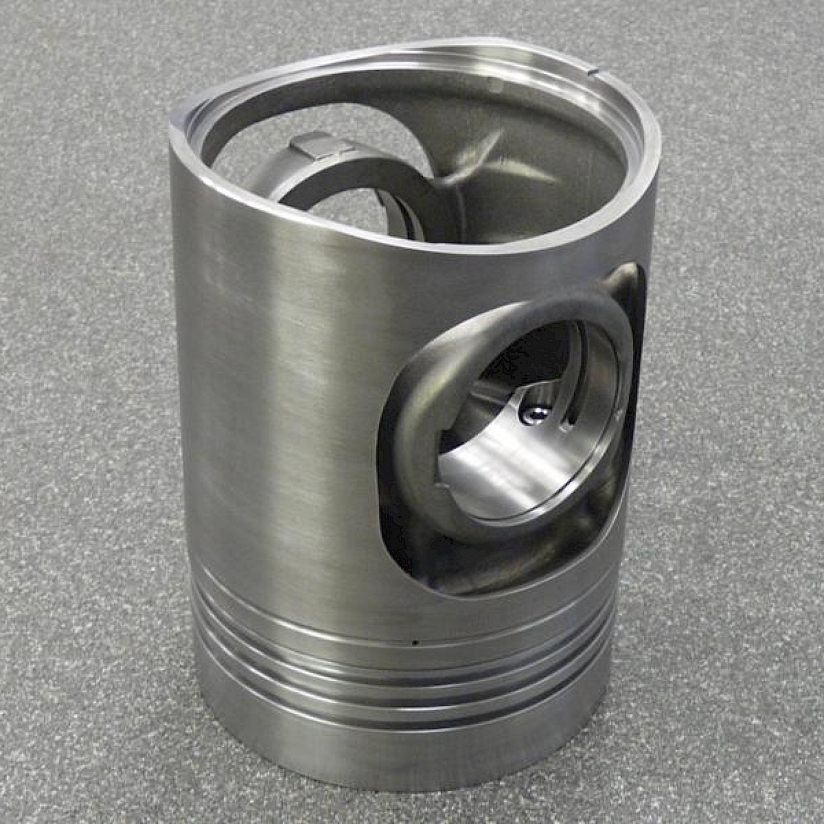 Piston | 38 | Wärtsilä | Brands overview | Toes & Zn